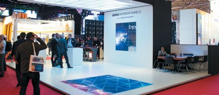 8 Cool Tech Ideas to Make Your Trade Show Booth Stand Out (2023)